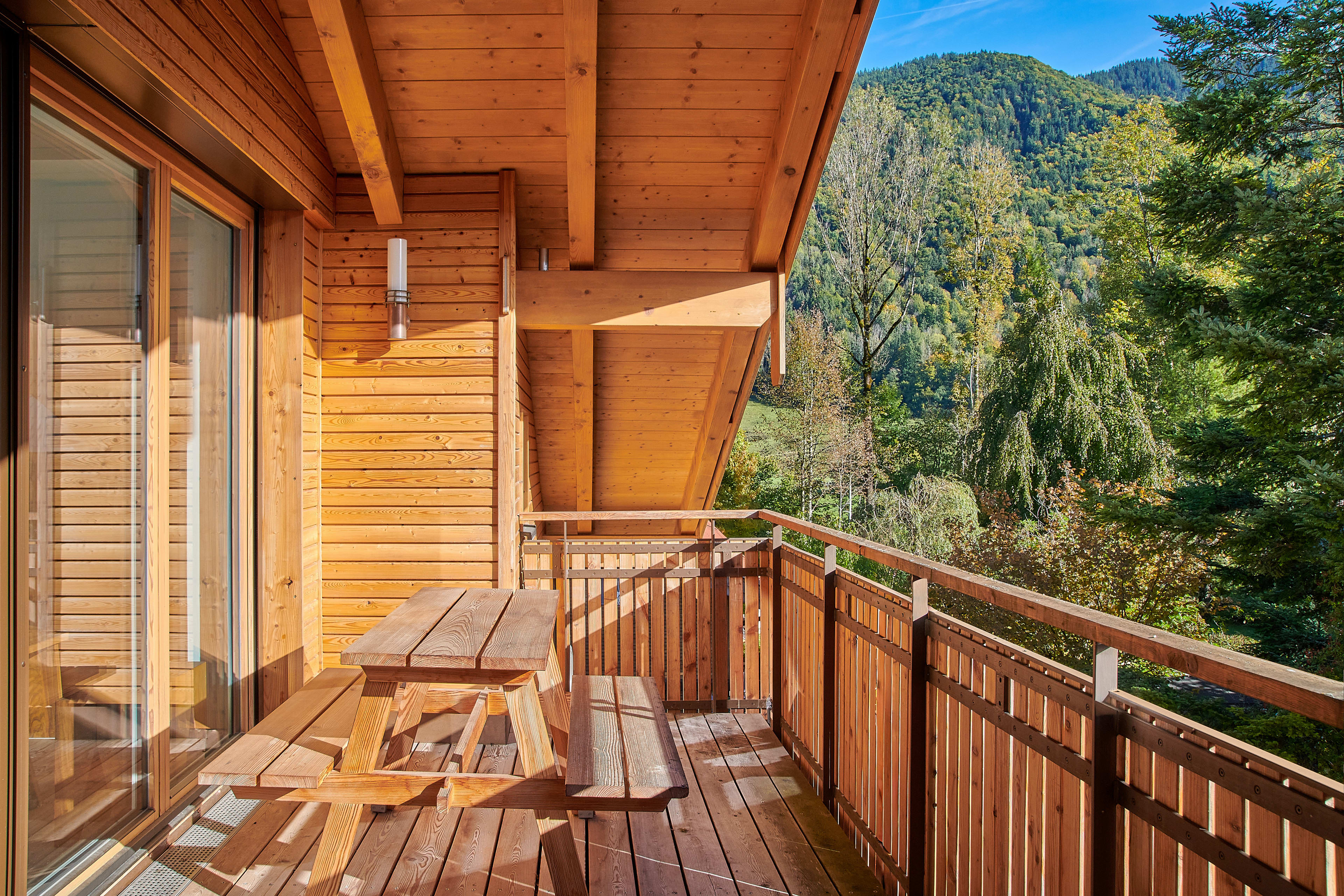 Chalet meets Clean Chic: Idyllisch gelegene 2-Zimmer-Wohnung mit ...