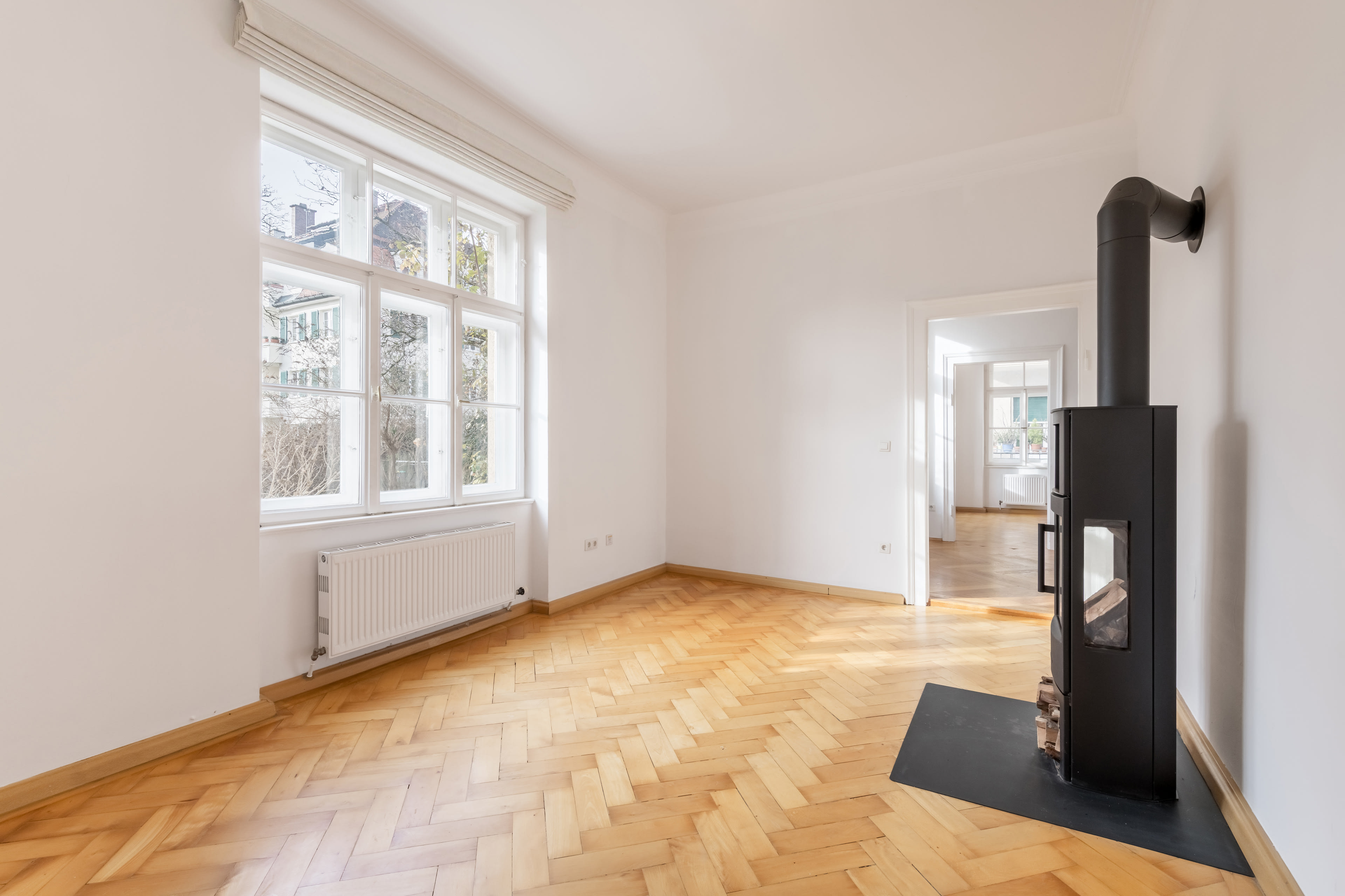 Charmante 2-Zimmer-Altbauwohnung mit Südbalkon in Jugendstil-Palais