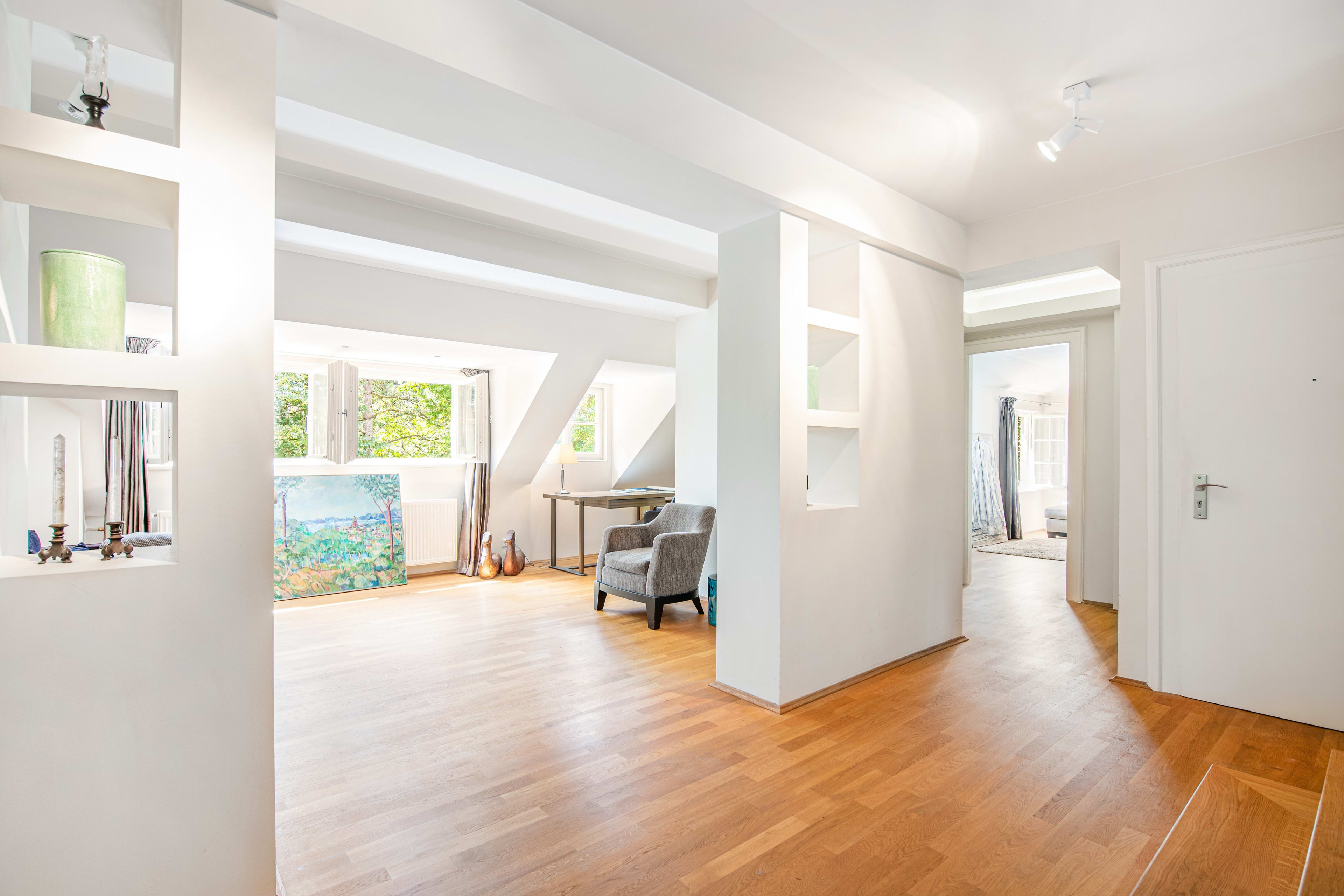 Charmante, helle 3-Zimmer-Dachgeschosswohnung in nobelster Lage