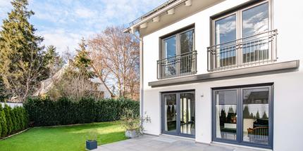 Charmante 30er-Jahre-Villa mit offenem Kamin und schönem Südwestgarten