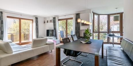 Anspruchsvolle 2-Zimmer-Wohnung mit Bulthaup-Küche und zwei Balkonen